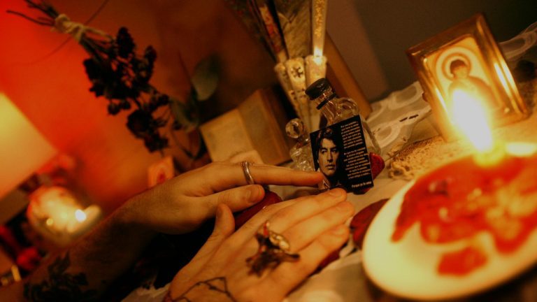 Axel Fiks presenta su nuevo single "Vengan a casa hoy"