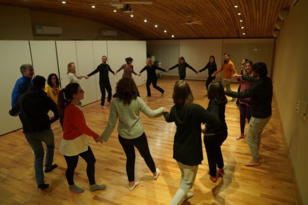 Beneficios de la biodanza: ¿Por qué bailar hace bien al cuerpo y al alma?