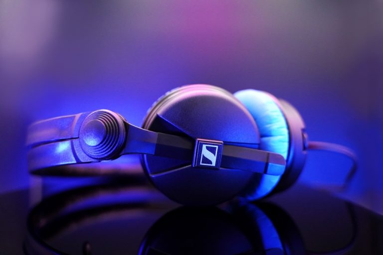 Sennheiser HD 25: Creados para aislar los ruidos en el avión Concorde ...