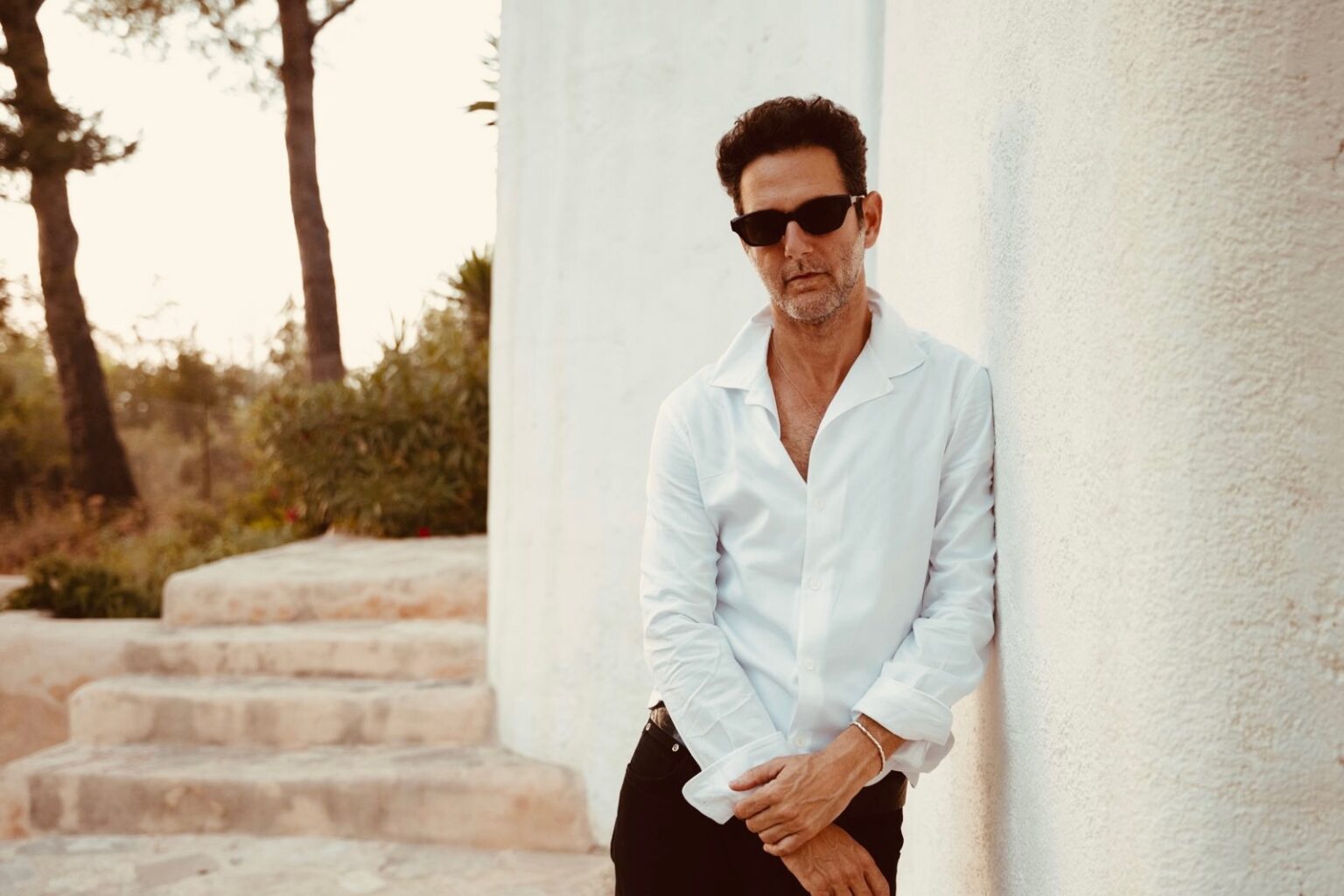Guy Gerber llega a Chapadmalal para una experiencia frente al mar Guy ...